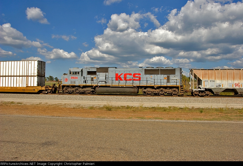 KCS 3924 - Mid Train DPU on KCS M-KCSH-29